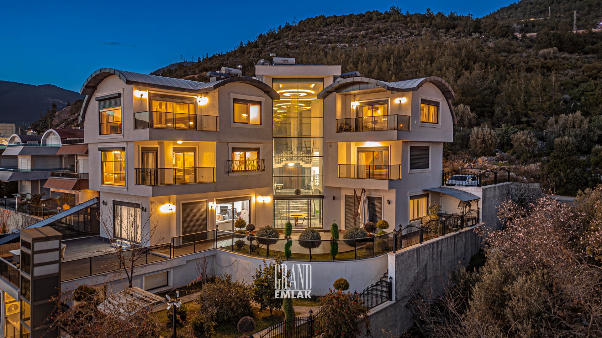 Alanya Bektaş’ta Panoramik Deniz Manzaralı 6+1 Satılık Malikane – Grand ...